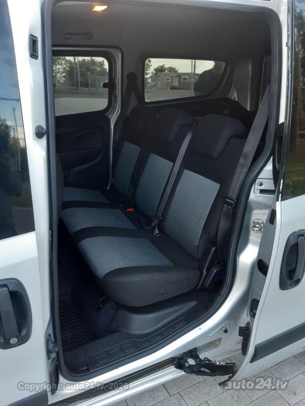 Grey Fiat Doblo 2017 in Tallinn, with an engine capacity of 1.60 L and mileage of 146 thousand km for 7300 €, photo 11 on AUTOMOTO.COM.LV
