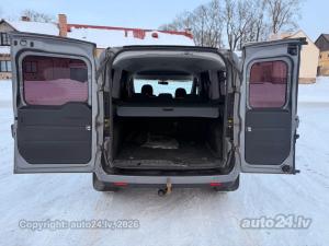 Grey Fiat Doblo 2018 in Tartu, with an engine capacity of 1.60 L and mileage of 184 thousand km for 7500 €, photo 9 on AUTOMOTO.COM.LV
