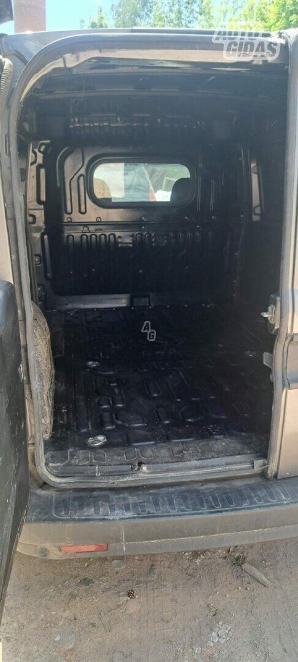 Grey Fiat Doblo 2016 in Vilnius, with an engine capacity of 1.60 L and mileage of 275 thousand km for 3100 €, photo 10 on AUTOMOTO.COM.LV