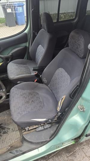 Fiat Doblo 2005 in Prienai, with an engine capacity of 1.90 L and mileage of 379 thousand km for 950 €, photo 12 on AUTOMOTO.COM.LV