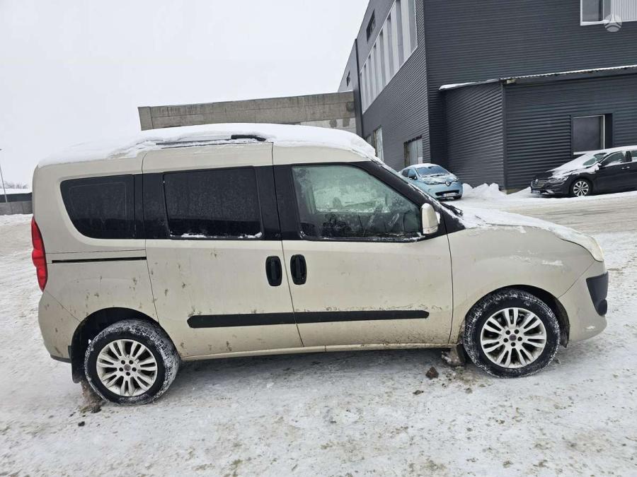 Fiat Doblo 2010 in Taurage, with an engine capacity of 1.25 L and mileage of 180 thousand km for 3200 €, photo 7 on AUTOMOTO.COM.LV