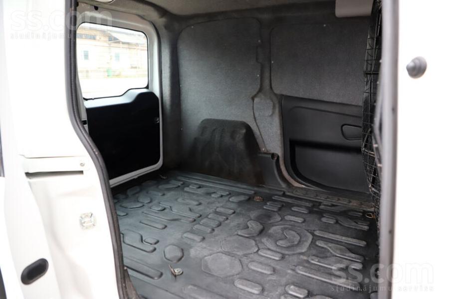 Fiat Doblo 2014 in Tukums, with an engine capacity of 1.30 L and mileage of 195 thousand km for 3990 €, photo 13 on AUTOMOTO.COM.LV