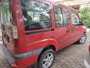 Sarkans Fiat Doblo 2005 Viļņa, ar dzinēja tilpumu 1.25 L un nobraukumu 240 tūkst. km par 2000 €, foto 3 vietnē AUTOMOTO.COM.LV