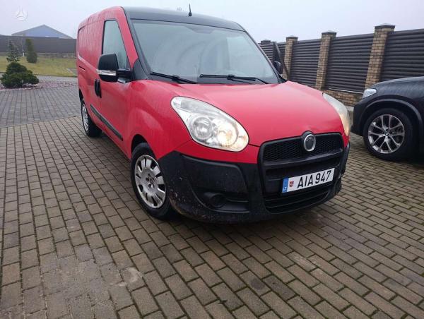 Sarkans Fiat Doblo 2010 Viļņa, ar dzinēja tilpumu 1.60 L un nobraukumu 390 tūkst. km par 1650 €, foto 2 vietnē AUTOMOTO.COM.LV