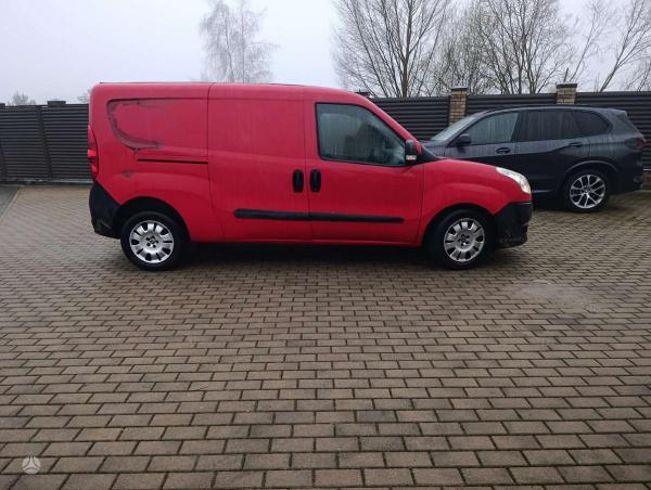 Sarkans Fiat Doblo 2010 Viļņa, ar dzinēja tilpumu 1.60 L un nobraukumu 390 tūkst. km par 1650 €, foto 3 vietnē AUTOMOTO.COM.LV