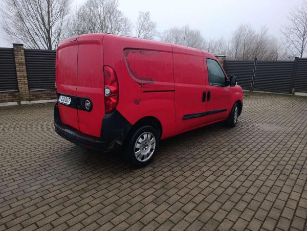Sarkans Fiat Doblo 2010 Viļņa, ar dzinēja tilpumu 1.60 L un nobraukumu 390 tūkst. km par 1650 €, foto 4 vietnē AUTOMOTO.COM.LV