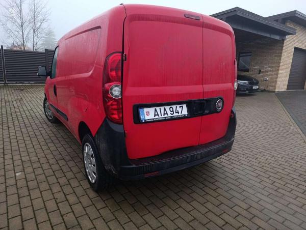 Sarkans Fiat Doblo 2010 Viļņa, ar dzinēja tilpumu 1.60 L un nobraukumu 390 tūkst. km par 1650 €, foto 5 vietnē AUTOMOTO.COM.LV