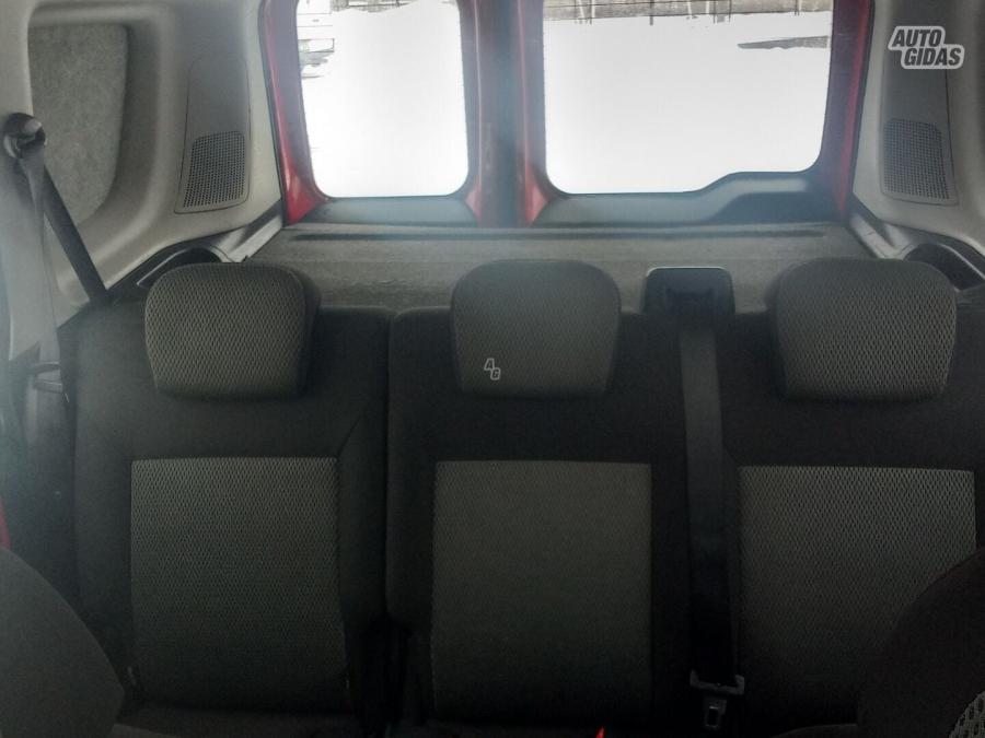 Sarkans Fiat Doblo 2014 Klaipėda, ar dzinēja tilpumu 1.60 L un nobraukumu 243 tūkst. km par 3800 €, foto 28 vietnē AUTOMOTO.COM.LV