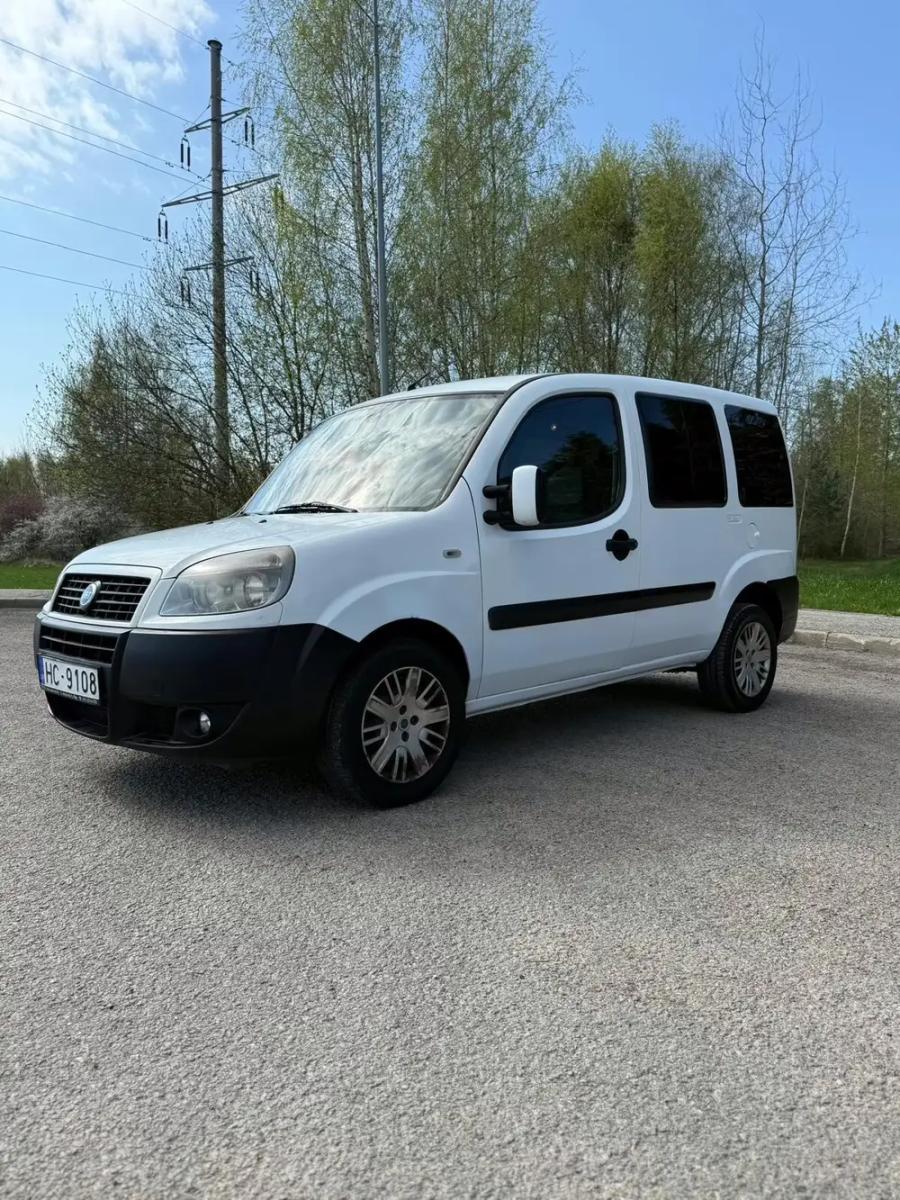 White Fiat Doblo 2008 in Riga, with an engine capacity of 1.30 L and mileage of 380 thousand km for 2300 €, photo 1 on AUTOMOTO.COM.LV