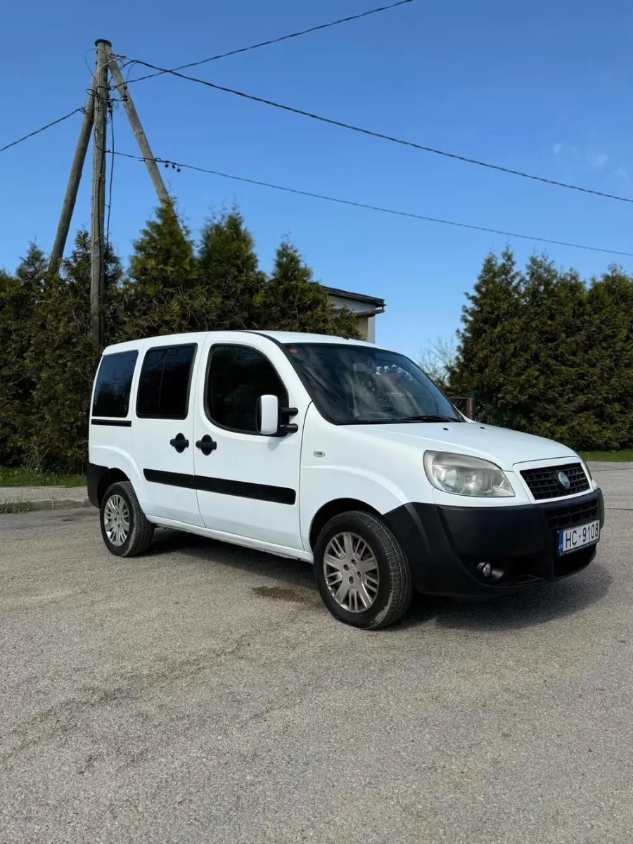 White Fiat Doblo 2008 in Riga, with an engine capacity of 1.30 L and mileage of 380 thousand km for 2300 €, photo 3 on AUTOMOTO.COM.LV