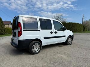 White Fiat Doblo 2008 in Riga, with an engine capacity of 1.30 L and mileage of 380 thousand km for 2300 €, photo 5 on AUTOMOTO.COM.LV