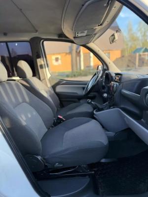 White Fiat Doblo 2008 in Riga, with an engine capacity of 1.30 L and mileage of 380 thousand km for 2300 €, photo 8 on AUTOMOTO.COM.LV