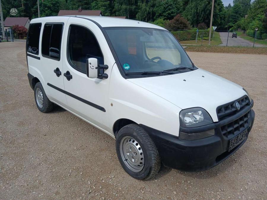 White Fiat Doblo 2003 in Kelme, with an engine capacity of 1.24 L and mileage of 185 thousand km for 1950 €, photo 4 on AUTOMOTO.COM.LV