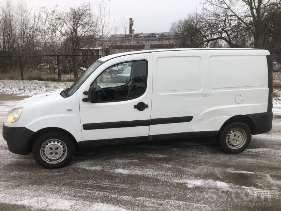 Balts Fiat Doblo 2007 Ogre, ar dzinēja tilpumu 1.90 L un nobraukumu 401 tūkst. km par 2050 €, foto 12 vietnē AUTOMOTO.COM.LV