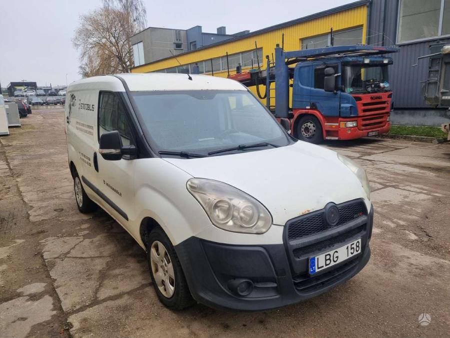 Balts Fiat Doblo 2010 Kauņa, ar dzinēja tilpumu 1.60 L un nobraukumu 400 tūkst. km par 1600 €, foto 1 vietnē AUTOMOTO.COM.LV