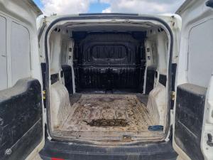 White Fiat Doblo 2010 in Kaunas, with an engine capacity of 1.60 L and mileage of 400 thousand km for 1650 €, photo 7 on AUTOMOTO.COM.LV