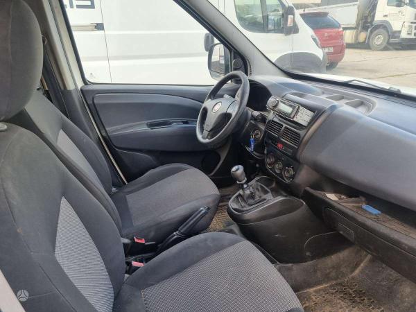 Balts Fiat Doblo 2010 Kauņa, ar dzinēja tilpumu 1.60 L un nobraukumu 400 tūkst. km par 1650 €, foto 5 vietnē AUTOMOTO.COM.LV