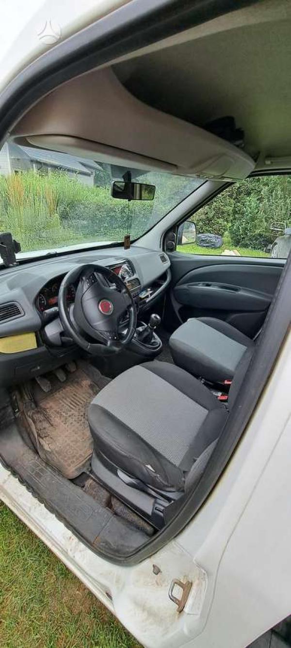 Balts Fiat Doblo 2011 Kauņa, ar dzinēja tilpumu 1.60 L un nobraukumu 402 tūkst. km par 2200 €, foto 7 vietnē AUTOMOTO.COM.LV