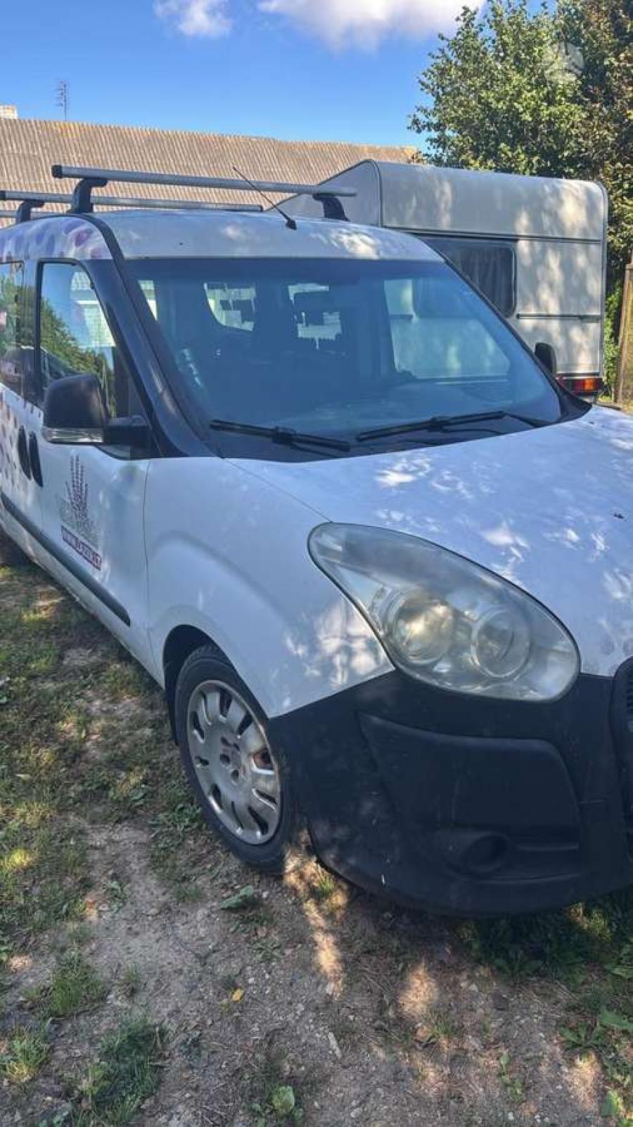 Balts Fiat Doblo 2011 Kaišiadorys, ar dzinēja tilpumu 1.60 L un nobraukumu 461 tūkst. km par 1100 €, foto 3 vietnē AUTOMOTO.COM.LV