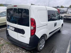 White Fiat Doblo 2013 in Vilnius, with an engine capacity of 1.60 L and mileage of 274 thousand km for 1200 €, photo 4 on AUTOMOTO.COM.LV