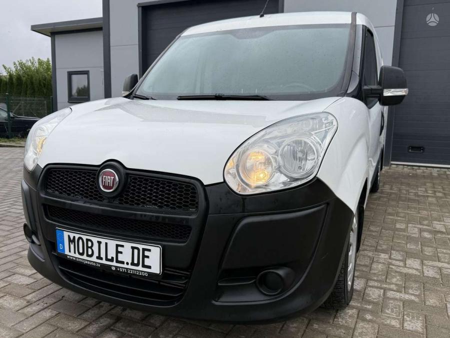 White Fiat Doblo 2014 in Vilnius, with an engine capacity of 1.60 L and mileage of 257 thousand km for 4900 €, photo 5 on AUTOMOTO.COM.LV