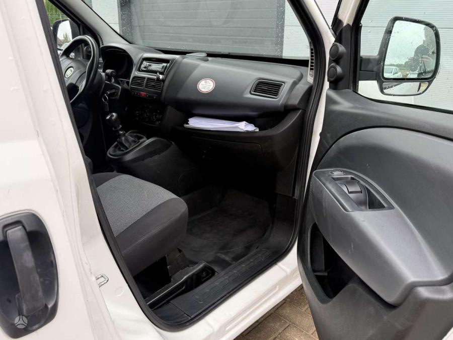 White Fiat Doblo 2014 in Vilnius, with an engine capacity of 1.60 L and mileage of 257 thousand km for 4900 €, photo 13 on AUTOMOTO.COM.LV
