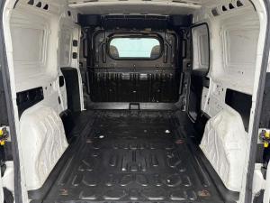 White Fiat Doblo 2014 in Vilnius, with an engine capacity of 1.60 L and mileage of 257 thousand km for 4900 €, photo 16 on AUTOMOTO.COM.LV