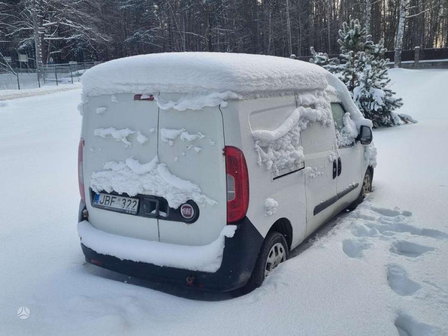 White Fiat Doblo 2015 in Vilnius, with an engine capacity of 1.60 L and mileage of 25 thousand km for 1000 €, photo 1 on AUTOMOTO.COM.LV