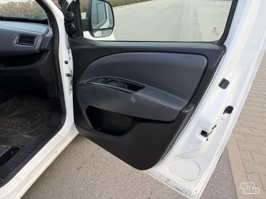 White Fiat Doblo 2015 in Vilnius, with an engine capacity of 1.60 L and mileage of 177 thousand km for 2550 €, photo 15 on AUTOMOTO.COM.LV