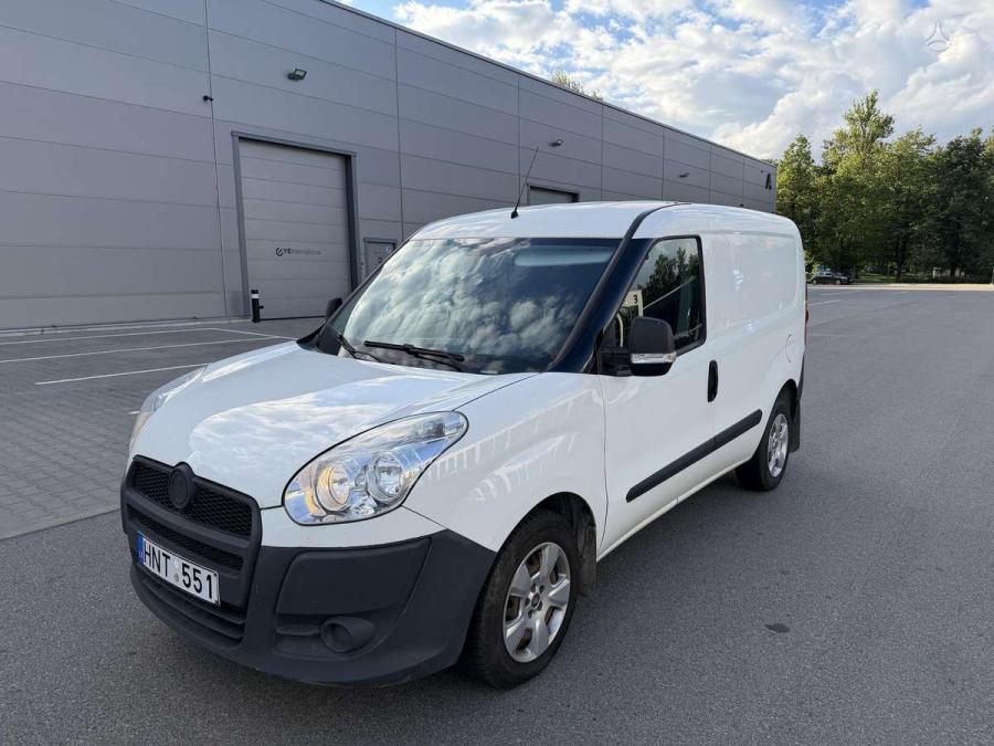 White Fiat Doblo 2015 in Vilnius, with an engine capacity of 1.60 L and mileage of 177 thousand km for 2550 €, photo 1 on AUTOMOTO.COM.LV