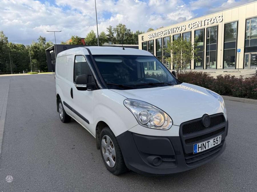 White Fiat Doblo 2015 in Vilnius, with an engine capacity of 1.60 L and mileage of 177 thousand km for 2550 €, photo 4 on AUTOMOTO.COM.LV