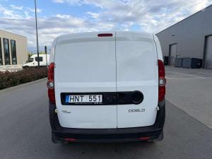 White Fiat Doblo 2015 in Vilnius, with an engine capacity of 1.60 L and mileage of 177 thousand km for 2550 €, photo 5 on AUTOMOTO.COM.LV