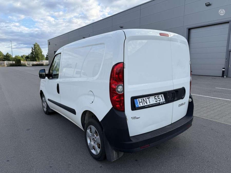 White Fiat Doblo 2015 in Vilnius, with an engine capacity of 1.60 L and mileage of 177 thousand km for 2550 €, photo 8 on AUTOMOTO.COM.LV