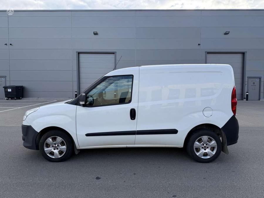 White Fiat Doblo 2015 in Vilnius, with an engine capacity of 1.60 L and mileage of 177 thousand km for 2550 €, photo 9 on AUTOMOTO.COM.LV