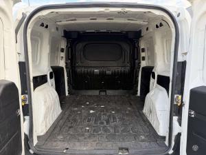 White Fiat Doblo 2015 in Vilnius, with an engine capacity of 1.60 L and mileage of 177 thousand km for 2550 €, photo 10 on AUTOMOTO.COM.LV