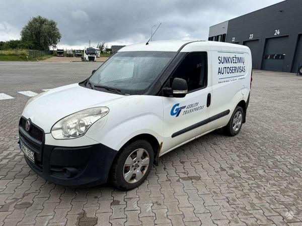 White Fiat Doblo 2015 in Klaipeda, with an engine capacity of 1.25 L and mileage of 180 thousand km for 1500 €, photo 3 on AUTOMOTO.COM.LV