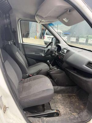 White Fiat Doblo 2015 in Klaipeda, with an engine capacity of 1.25 L and mileage of 180 thousand km for 1500 €, photo 11 on AUTOMOTO.COM.LV