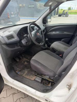 White Fiat Doblo 2015 in Klaipeda, with an engine capacity of 1.25 L and mileage of 180 thousand km for 1500 €, photo 12 on AUTOMOTO.COM.LV
