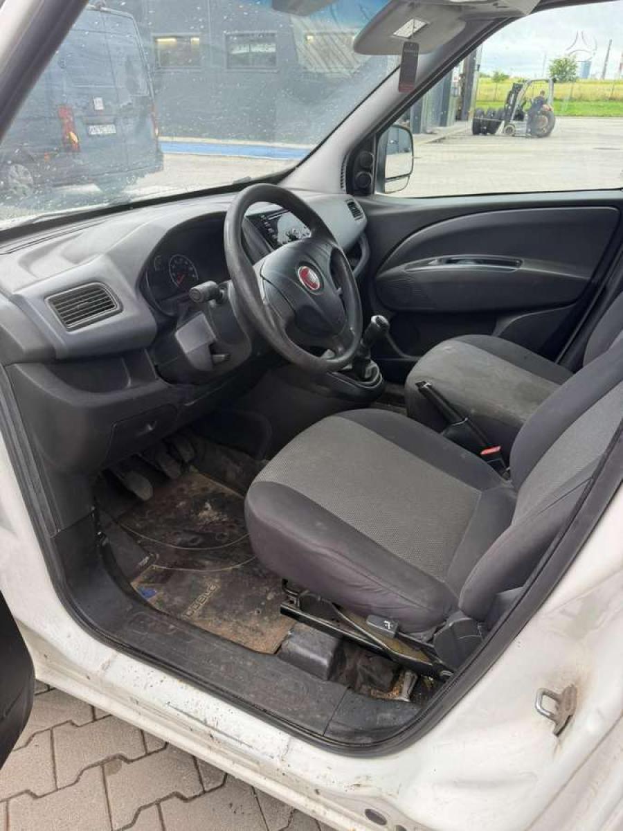 White Fiat Doblo 2015 in Klaipeda, with an engine capacity of 1.25 L and mileage of 180 thousand km for 1500 €, photo 12 on AUTOMOTO.COM.LV