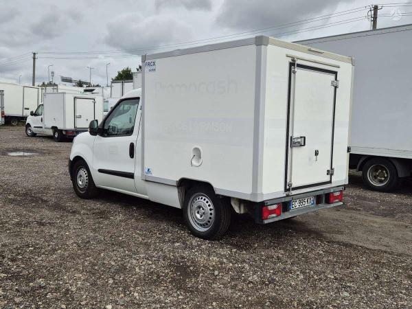 Balts Fiat Doblo 2016 Kauņa, ar dzinēja tilpumu 1.30 L un nobraukumu 191 tūkst. km par 4220 €, foto 6 vietnē AUTOMOTO.COM.LV