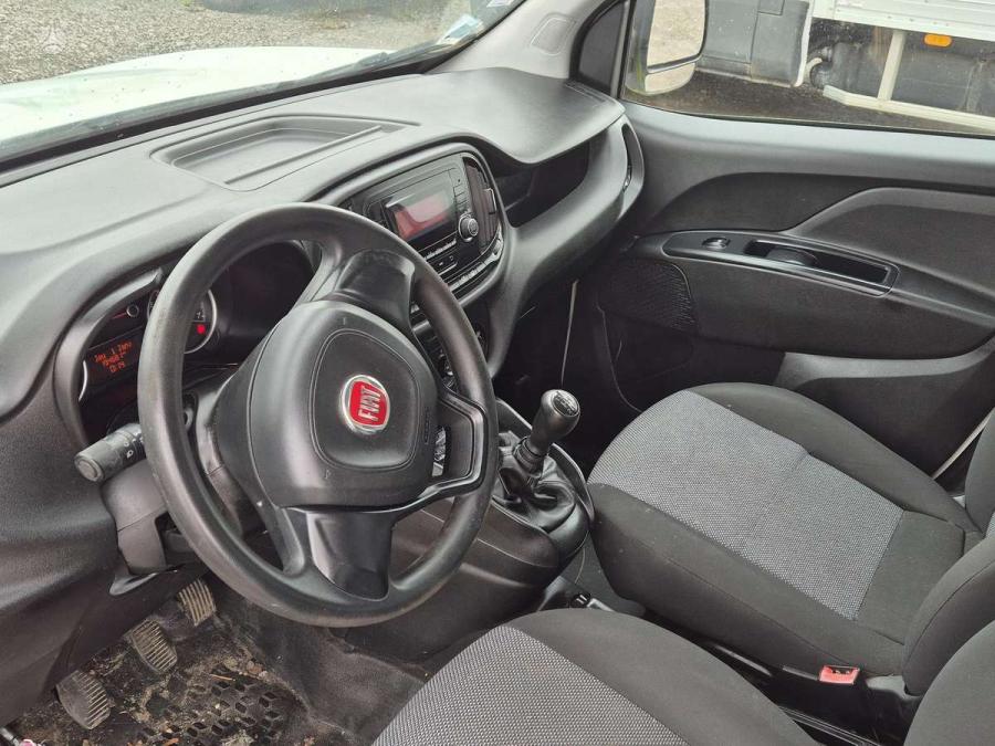 White Fiat Doblo 2016 in Kaunas, with an engine capacity of 1.30 L and mileage of 191 thousand km for 4220 €, photo 8 on AUTOMOTO.COM.LV