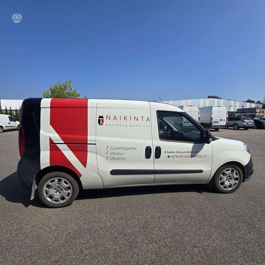 White Fiat Doblo 2016 in Kaunas, with an engine capacity of 1.60 L and mileage of 284 thousand km for 4200 €, photo 1 on AUTOMOTO.COM.LV