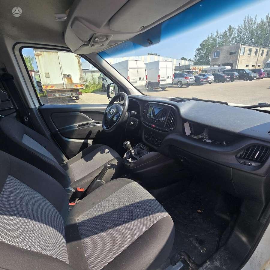 White Fiat Doblo 2016 in Kaunas, with an engine capacity of 1.60 L and mileage of 284 thousand km for 4200 €, photo 7 on AUTOMOTO.COM.LV