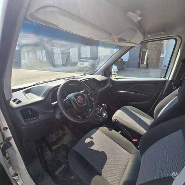Balts Fiat Doblo 2016 Kauņa, ar dzinēja tilpumu 1.60 L un nobraukumu 284 tūkst. km par 4200 €, foto 7 vietnē AUTOMOTO.COM.LV