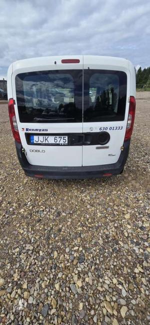 White Fiat Doblo 2016 in Vilnius, with an engine capacity of 1.25 L and mileage of 252 thousand km for 3500 €, photo 5 on AUTOMOTO.COM.LV
