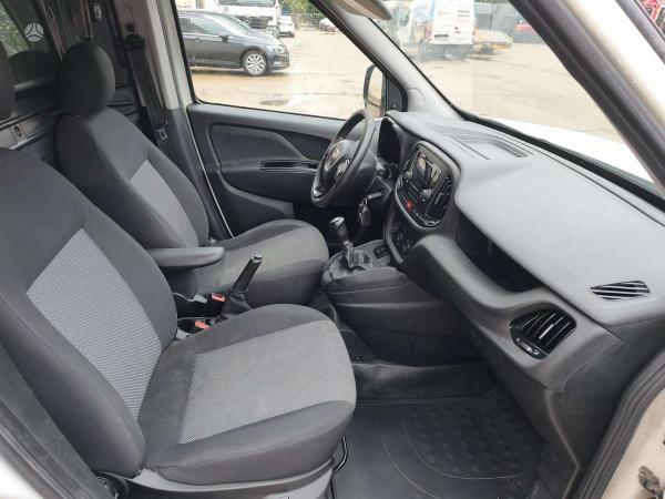 Balts Fiat Doblo 2016 Kauņa, ar dzinēja tilpumu 1.25 L un nobraukumu 203 tūkst. km par 1700 €, foto 8 vietnē AUTOMOTO.COM.LV