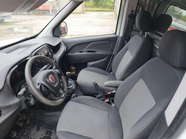 Balts Fiat Doblo 2016 Kauņa, ar dzinēja tilpumu 1.25 L un nobraukumu 203 tūkst. km par 1700 €, foto 9 vietnē AUTOMOTO.COM.LV