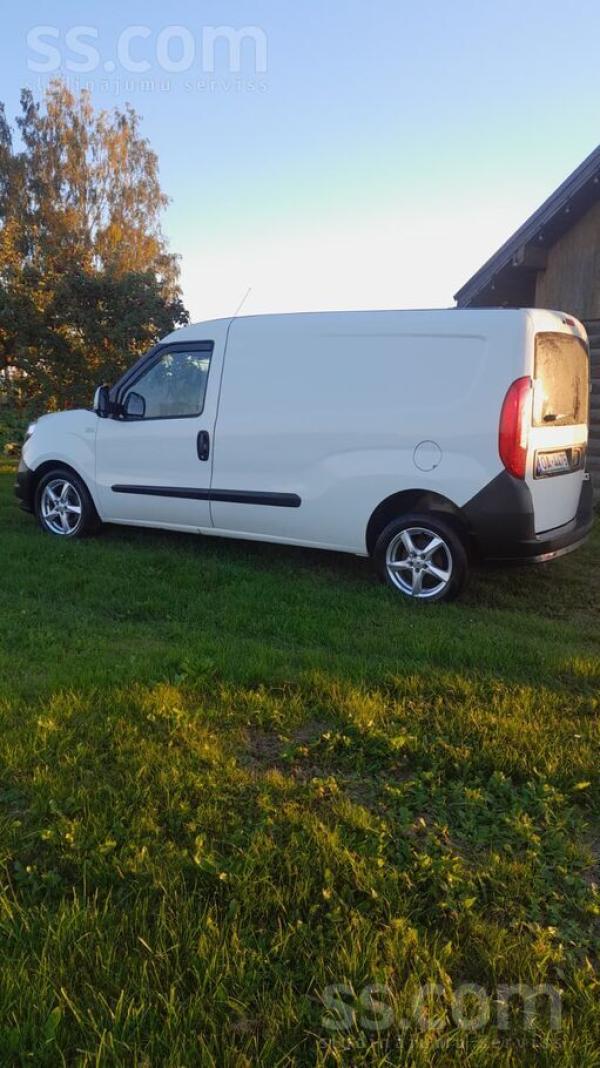 Fiat Doblo 2016 in Dobele on AUTOMOTO.COM.LV White Fiat Doblo 2016 in Dobele, with an engine capacity of 1.60 L and mileage of 374 thousand km for 4800 €, photo 3 on AUTOMOTO.COM.LV
