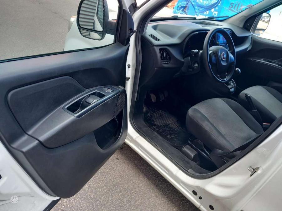 Balts Fiat Doblo 2017 Tauragė, ar dzinēja tilpumu 1.25 L un nobraukumu 190 tūkst. km par 4200 €, foto 9 vietnē AUTOMOTO.COM.LV