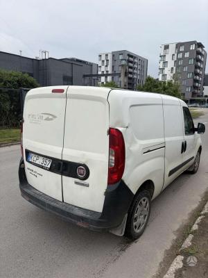 White Fiat Doblo 2017 in Kaunas, with an engine capacity of 1.25 L and mileage of 433 thousand km for 2500 €, photo 3 on AUTOMOTO.COM.LV